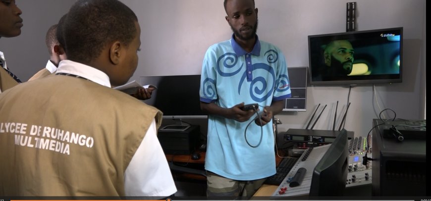 Kigali :Abanyeshuri ba Lycée de Ruhango Ikirezi basuye Izuba TV ...